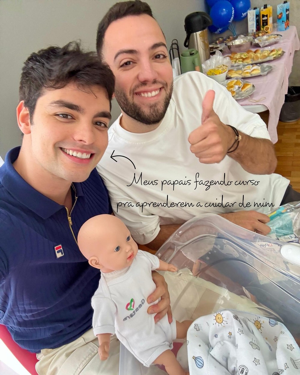 Lucas Rangel e Lucas Bley mostram barriga que gera seu primeiro filho
