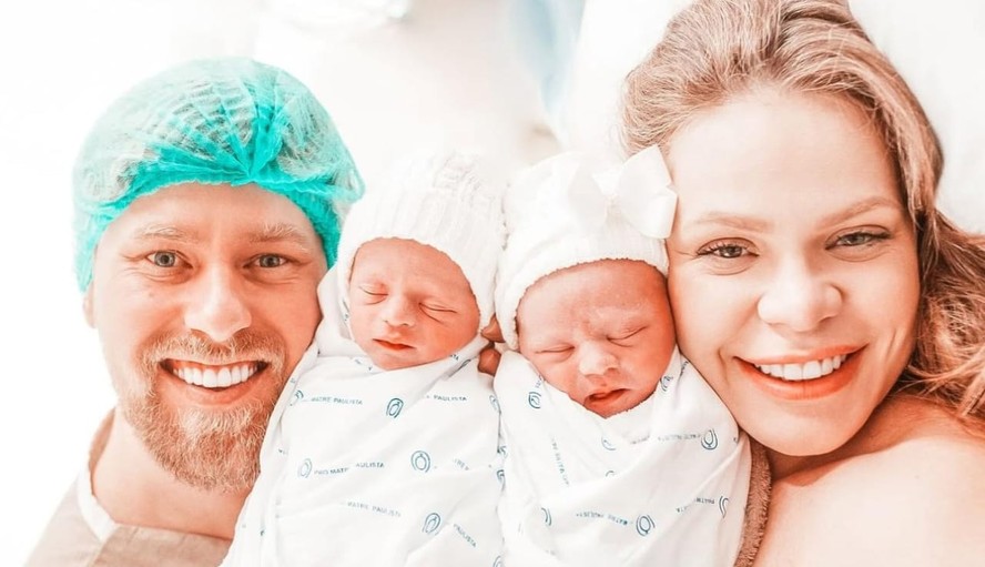Paulinha Leite celebra alta do filho após parto prematuro de gêmeos: 'Longos oito dias'