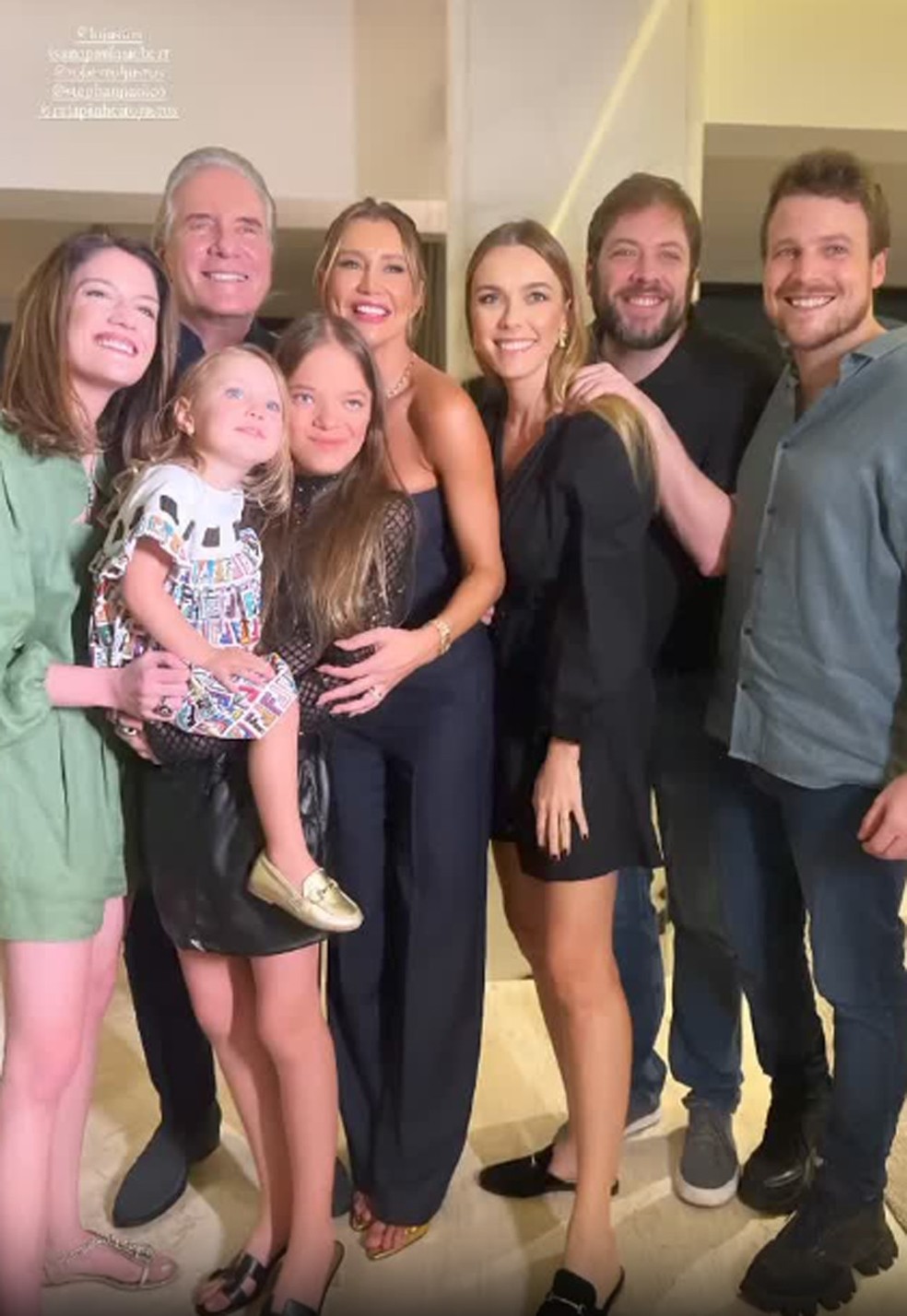Filha de Roberto Justus celebra aniversário em família e ganha homenagens