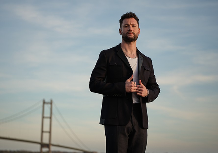 Calum Scott retorna ao Brasil para shows em agosto