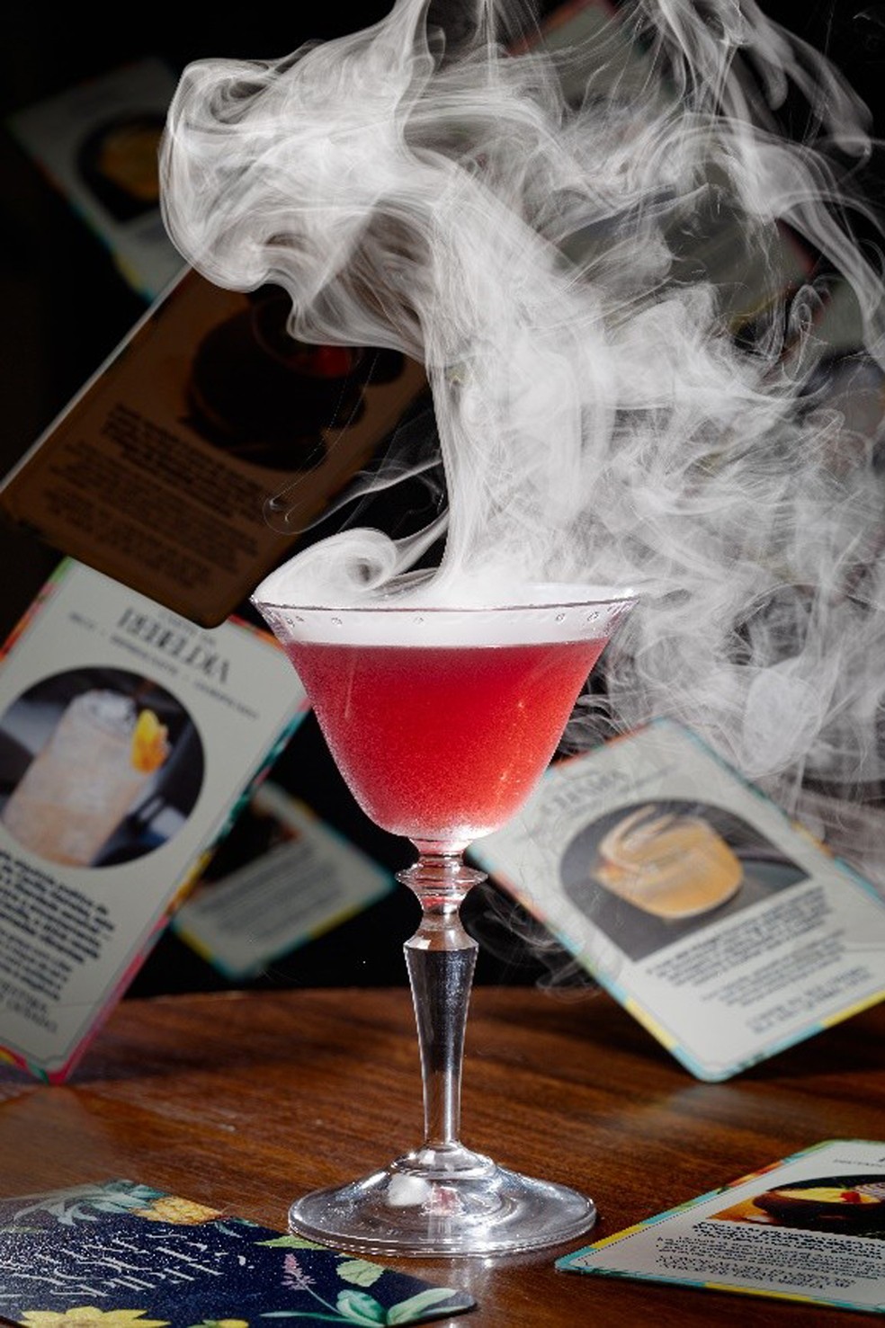 Spirit Copa Bar, do hotel Fairmont Rio, cria experiência inspirada no ...