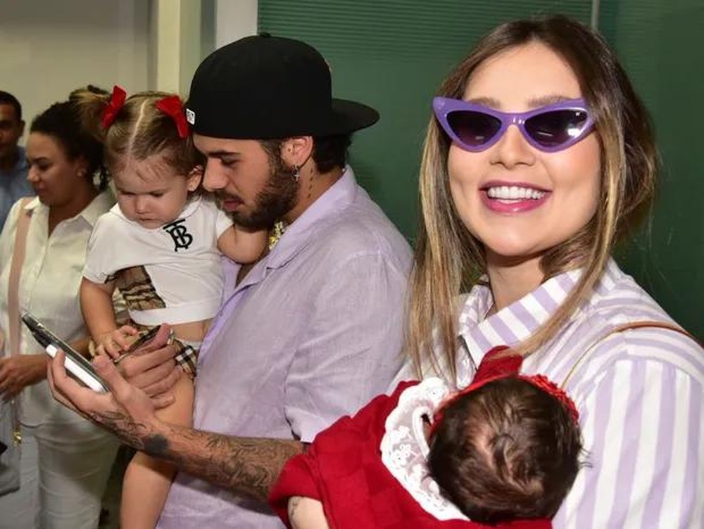 Virgínia chama atenção ao mostrar físico duas semanas após parto