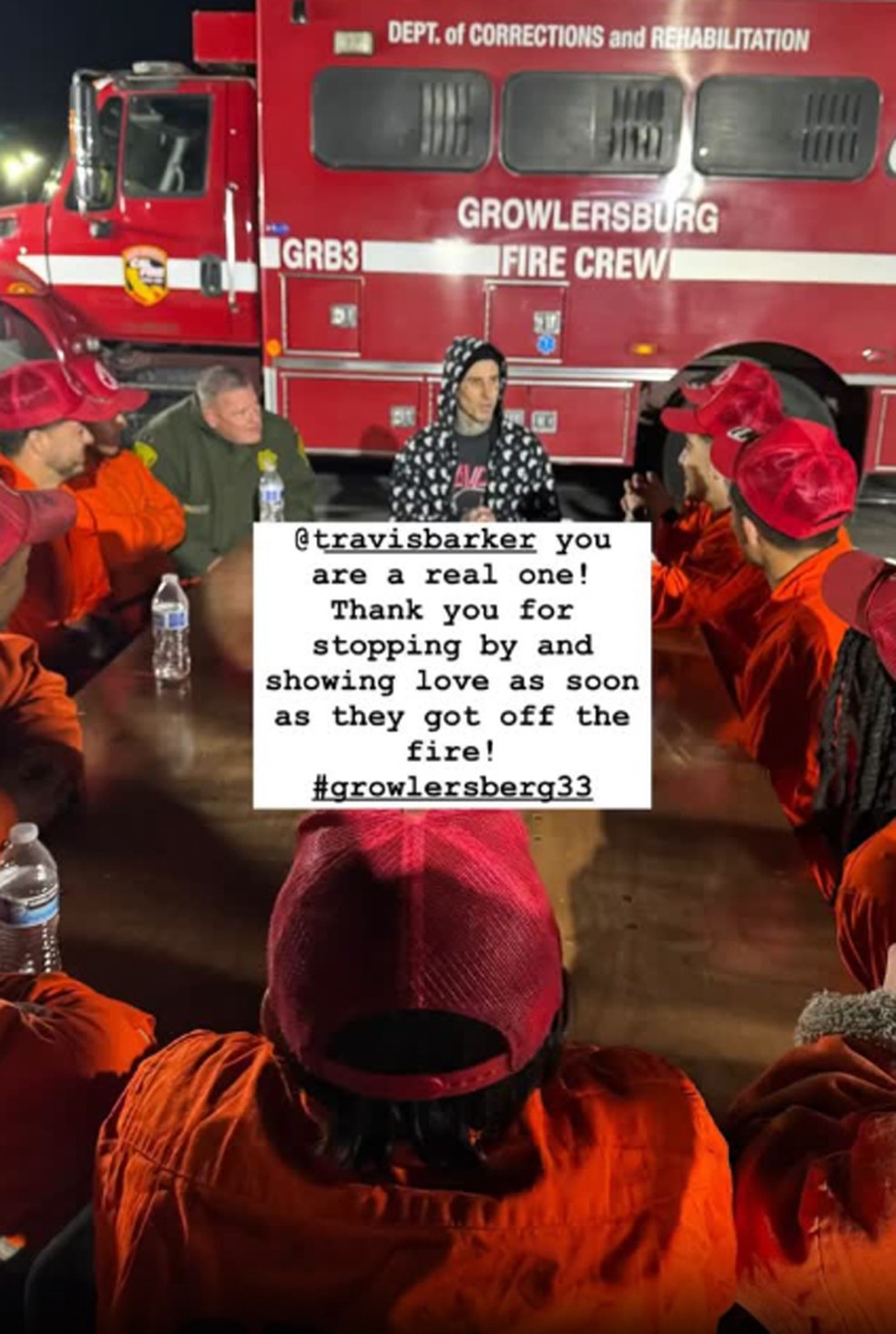 Travis Barker encontra presidiários que estão combatendo incêndios na ...