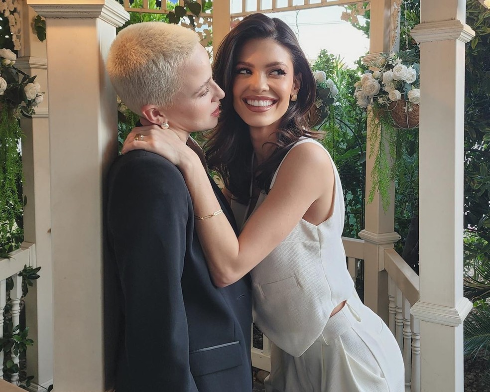 Vitória Strada revela detalhes engraçados de sua primeira vez com ...