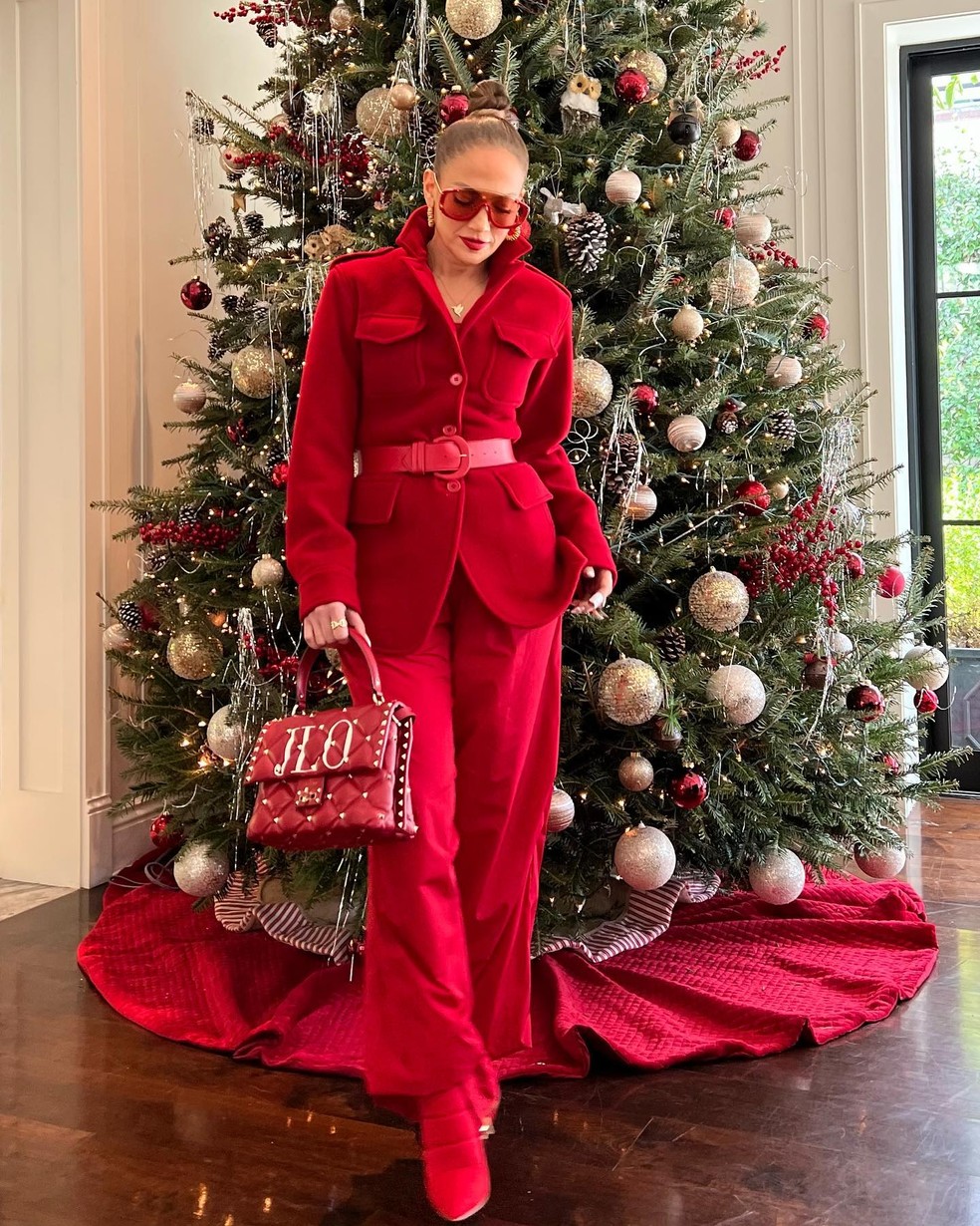 Jennifer Lopez e Ben Affleck reúnem os filhos para comprar árvore de Natal