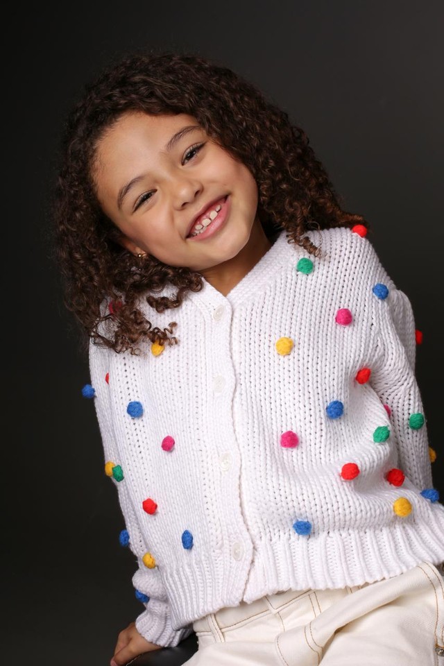 Conheça Elis Cabral, a 'furacãozinho' Sofia de 'Dona de Mim'