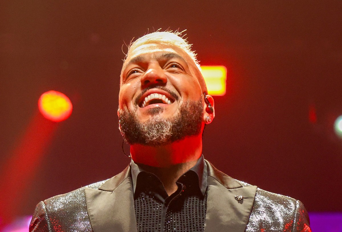 Após Covid-19, Belo retorna aos palcos com show em São Paulo