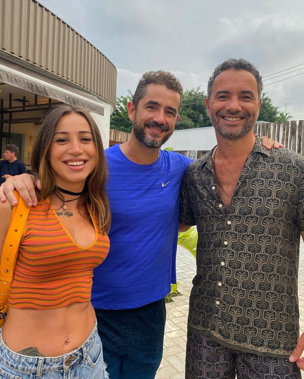 Felipe Andreoli comemora 'atrasado' os 43 anos com Rafa Brites e Marco ...