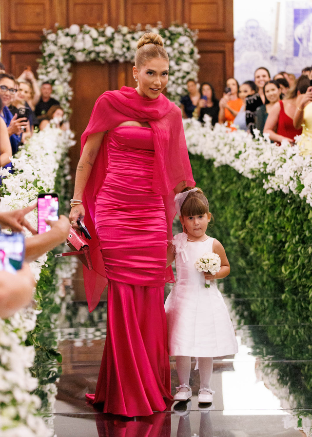 Show de Belo, fuga da daminha, bolo de 9 andares: Veja tudo o que rolou ...