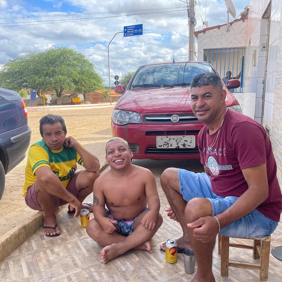 Tokinho lamenta morte do 'paidrasto': 'Foi um paizão. Descanse, minha vida'