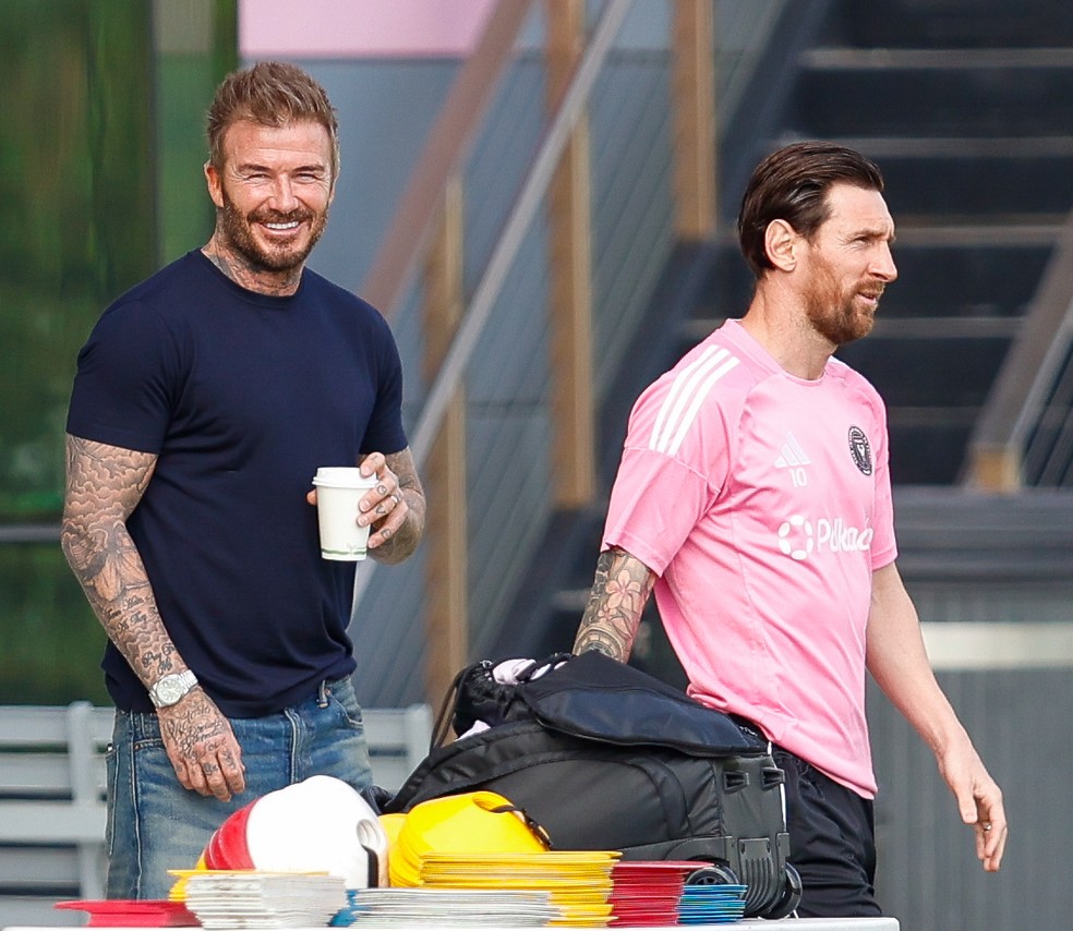 David Beckham, um dos donos do Inter Miami, aparece com Lionel Messi em ...