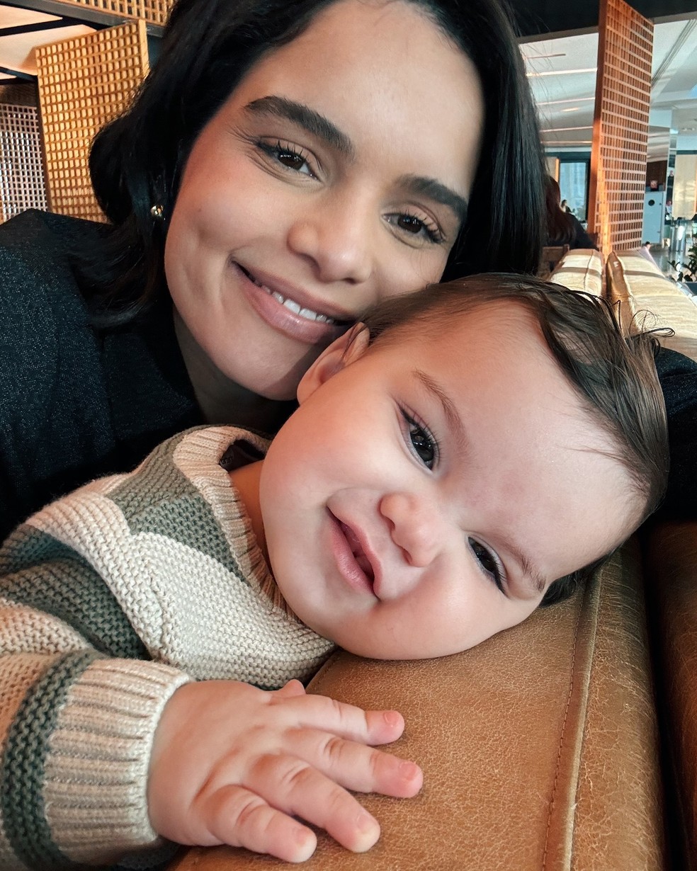 Carol Macedo celebra trabalho após maternidade: 'Estava com saudade'