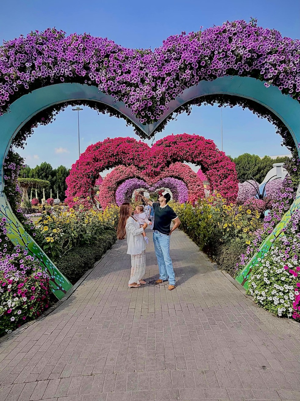 Luan Santana viaja com bebê de um ano para Dubai: 'Te levar para ...