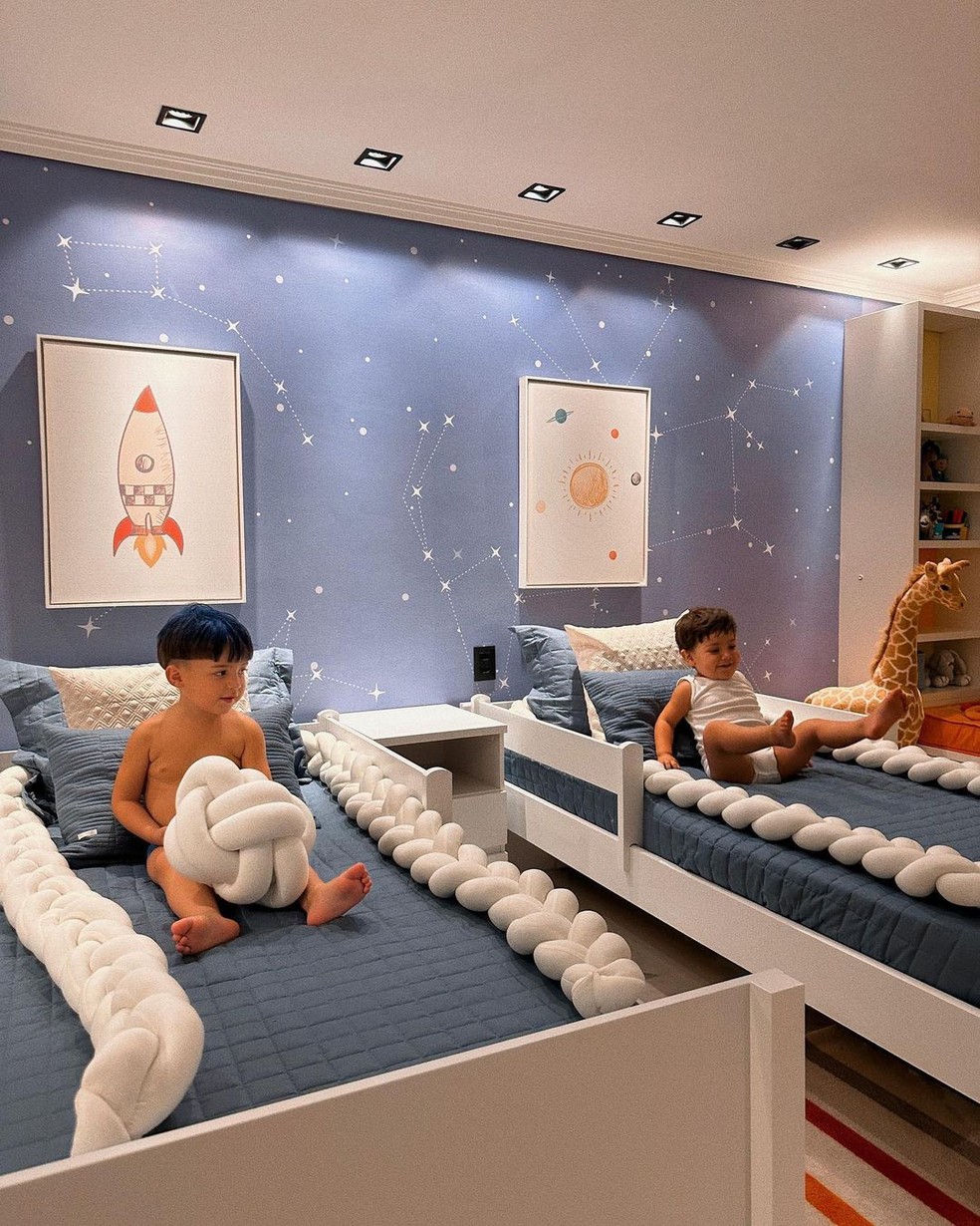 Na reta final da terceira gravidez, Gabi Brandt mostra novo quarto dos mais velhos