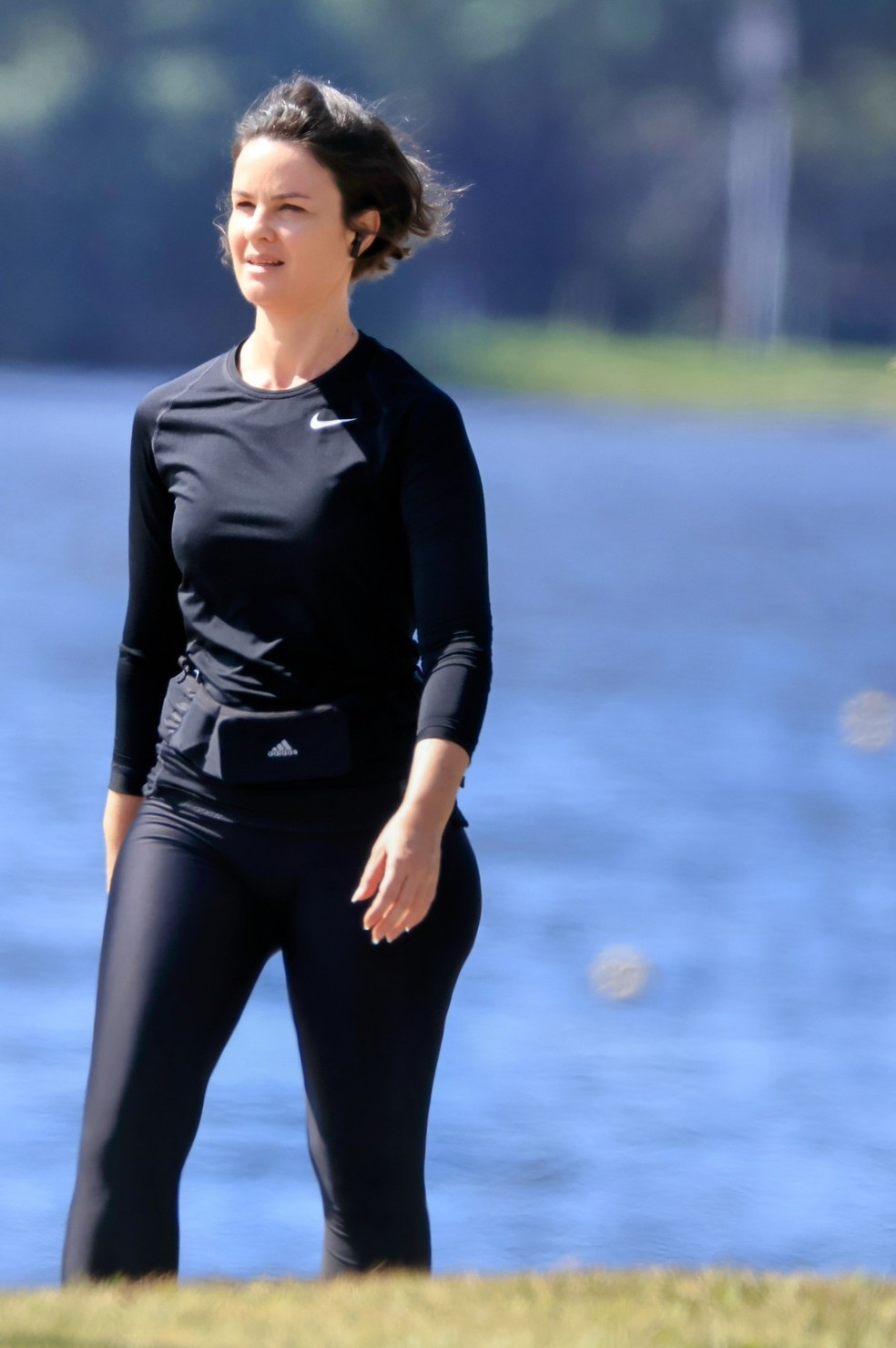 Famosas se exercitam e aproveitam manhã de sol no Rio de Janeiro; fotos