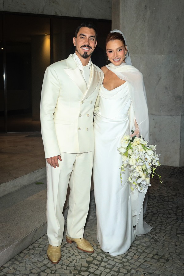 Giovanna Lancellotti e Gabriel David se casam no Rio; noiva veste ...