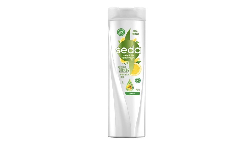 Shampoo detox: 7 opções para higienizar profundamente os fios