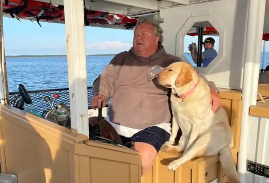Ex-participante de 'Temporada de Pesca' e sua cachorrinha morrem juntos