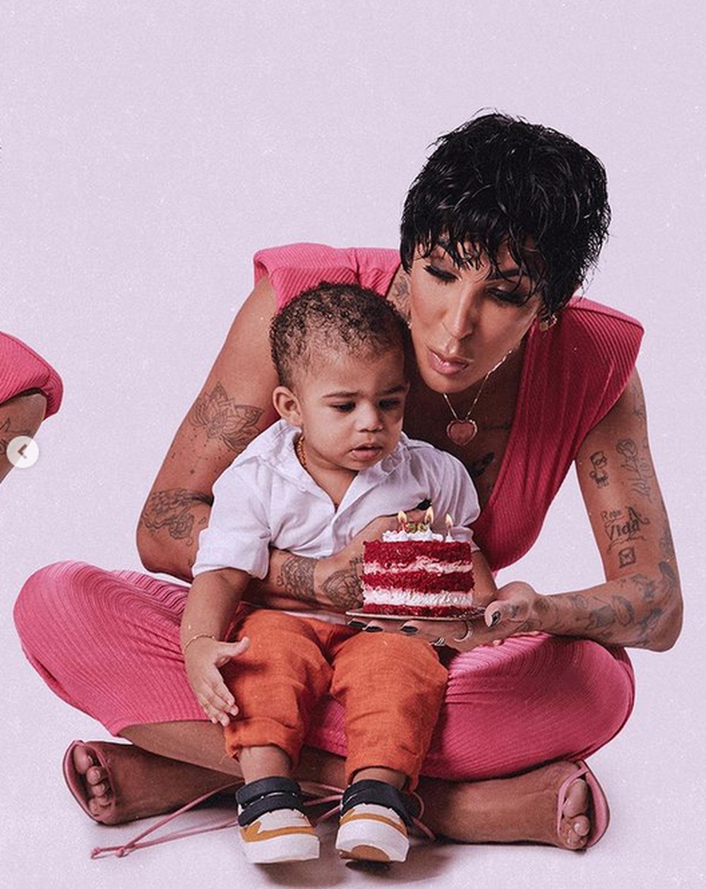 Pepita sobre maternidade: 'Eu tenho muito orgulho de ser uma travesti mãe'