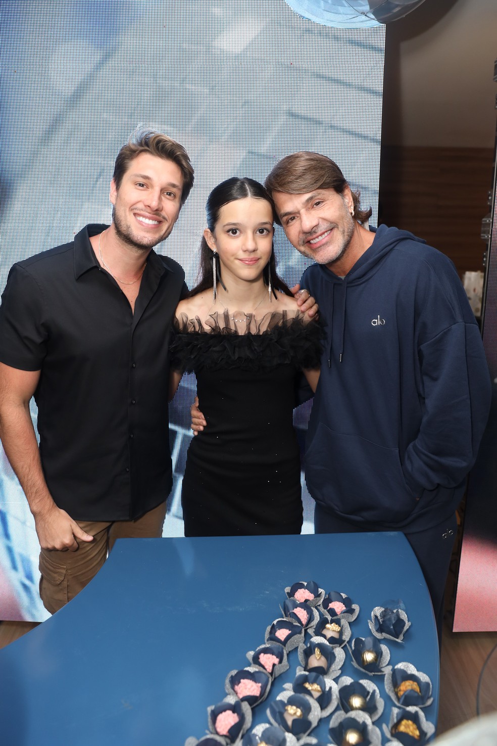 Rodrigo Faro e Vera Viel fazem festança pelos 12 anos da caçula, Helena