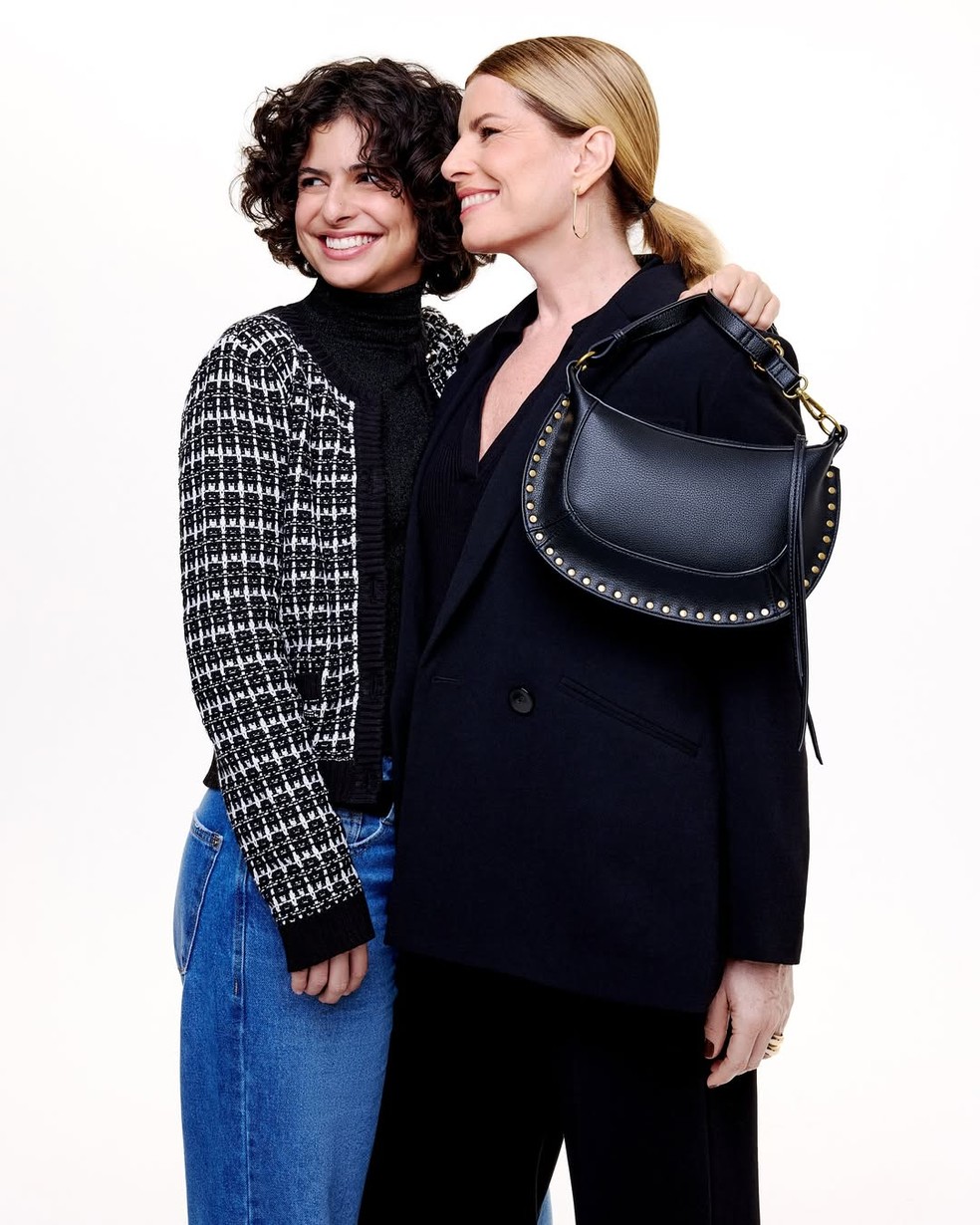 Debora Bloch posa com a filha que tem com Olivier Anquier, e web reage ...