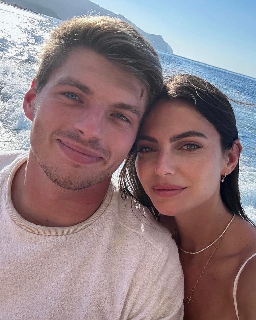 Kelly Piquet abre álbum com a filha em meio à expectativa pelo nascimento do bebê com Max Verstappen