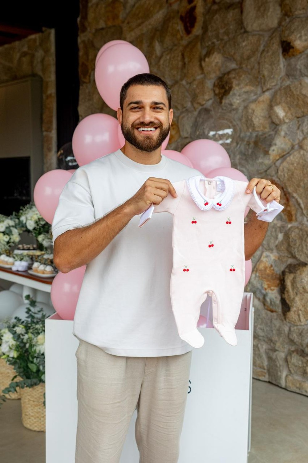 No Dia das Mães, Niina Secrets se emociona em chá revelação de seu ...