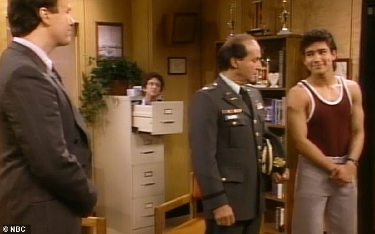 Morre Gerald Castillo, ator de 'Uma Galera do Barulho', aos 90 anos de ...