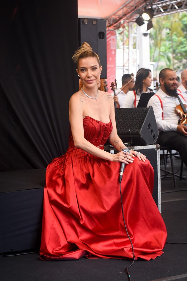 Luiza Possi se emociona ao comentar show de Natal com a avó e os filhos ...