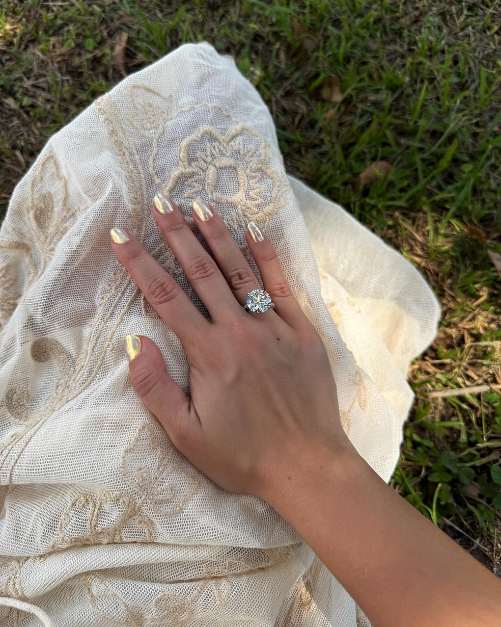 Saiba o valor milionário do anel de noivado de Franciny Ehlke