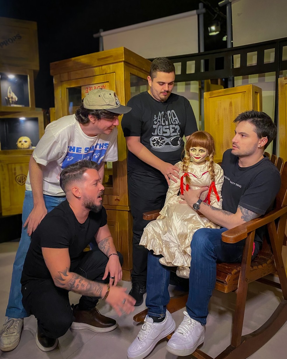 Felipe Neto cita 'pior dia de dor' após tombo e 'culpa' boneca ...