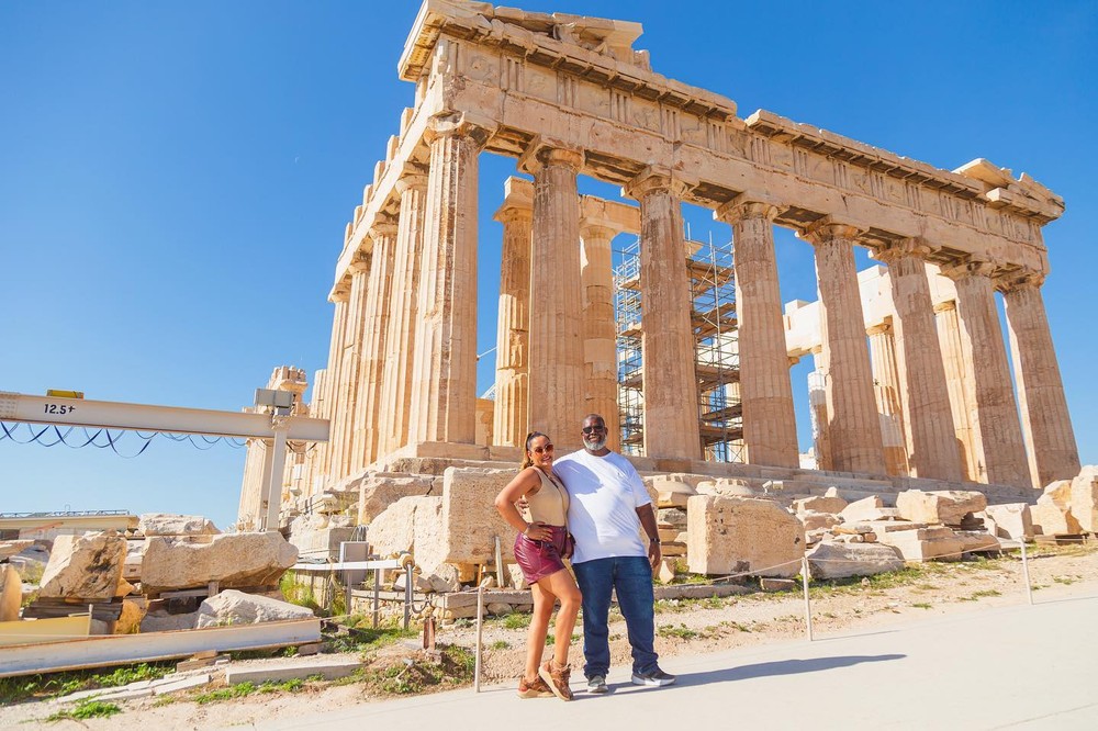 Péricles e a mulher comemoram aniversário de casamento na Grécia