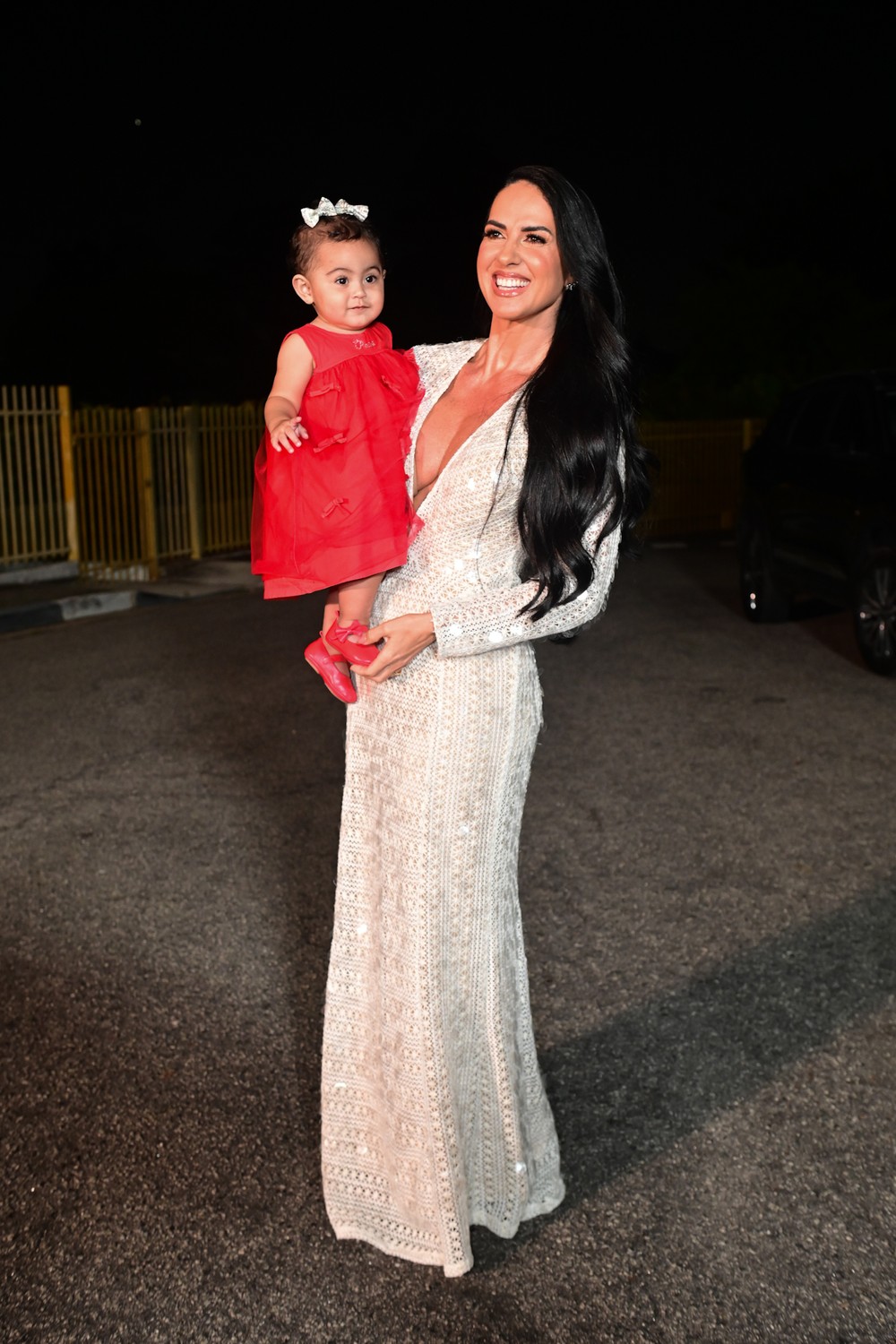 Filha de Zezé Di Camargo e Graciele Lacerda rouba a cena durante ...