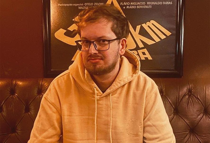 Quem é Gustavo Scat, ator que vive crise financeira após ter fetiche ...