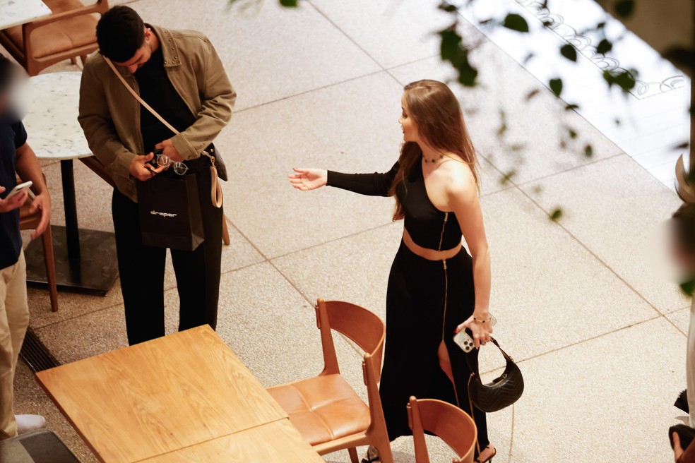 Após flagra de beijos, equipe de Anna Livya Padilha explica relação da ...