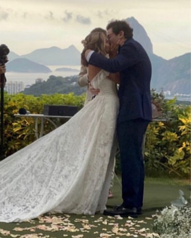 Antonio Calloni vai ao casamento do único filho, Pedro Calloni