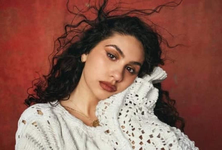 Alessia Cara desvenda suas emoções mais profundas em 'Love & Hyperbole'