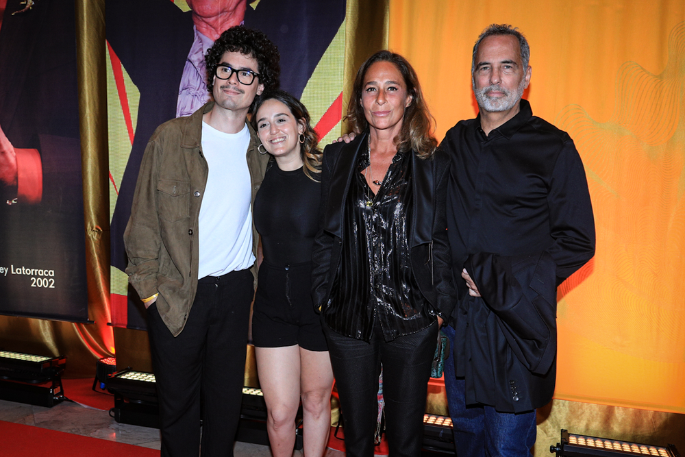 Andrea Beltrão vai com marido, filho e nora ao Prêmio Shell; veja ...