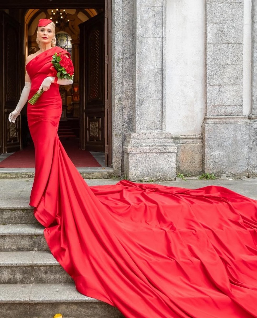 'Êta Mundo Melhor!': Flávia Alessandra dá spoiler do vestido de noiva ...