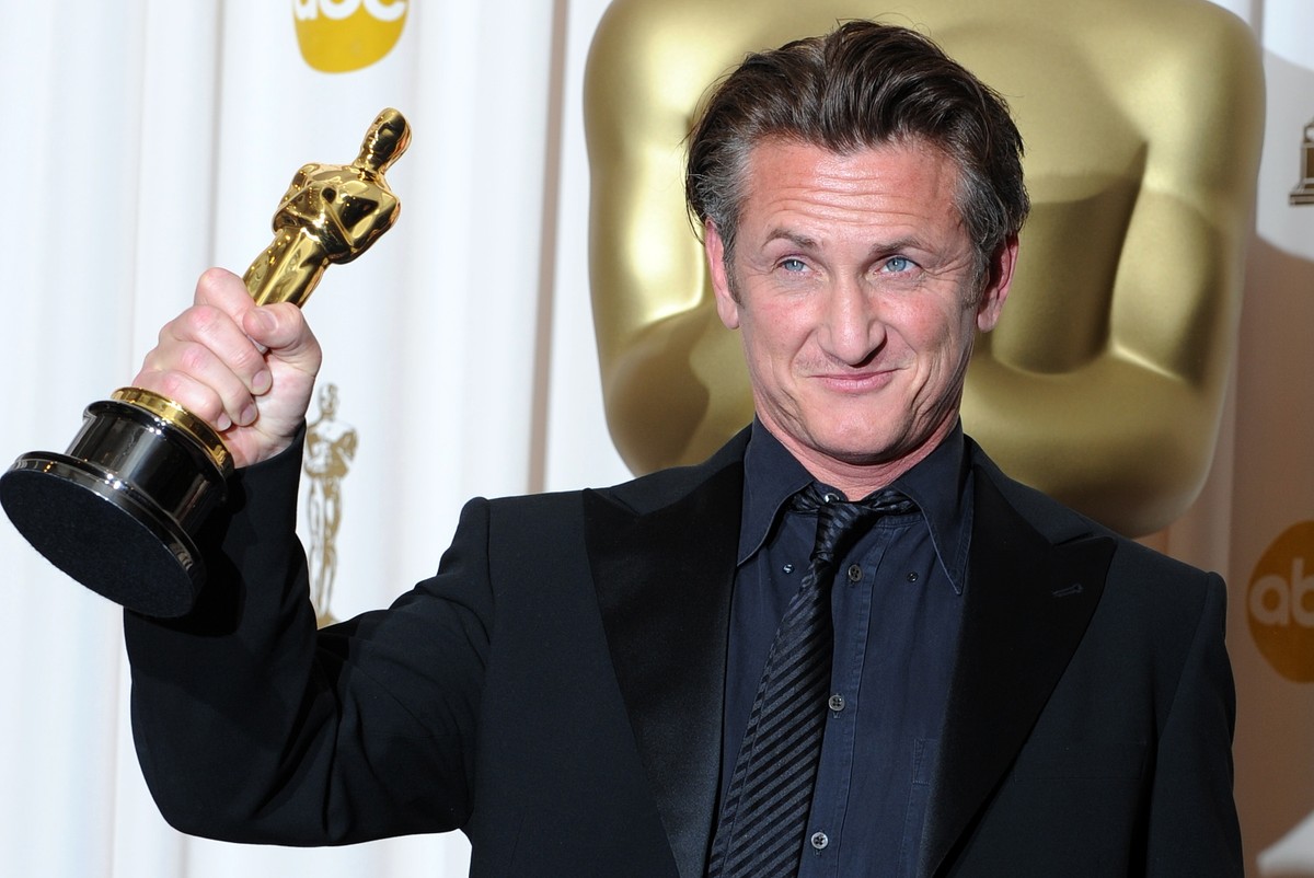 Sean Penn diz que teve '15 anos anos miseráveis em sets' após ganhar Oscar