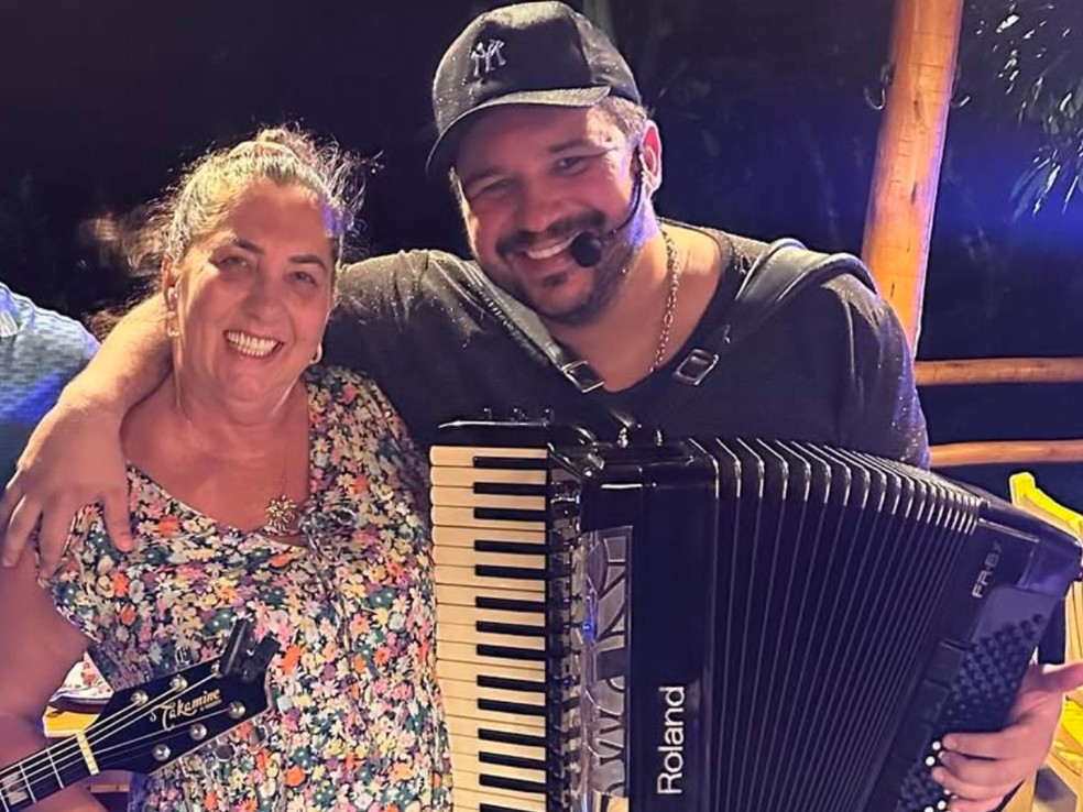 Mãe de Virginia Fonseca dá alfinetada após críticas por assumir namoro ...