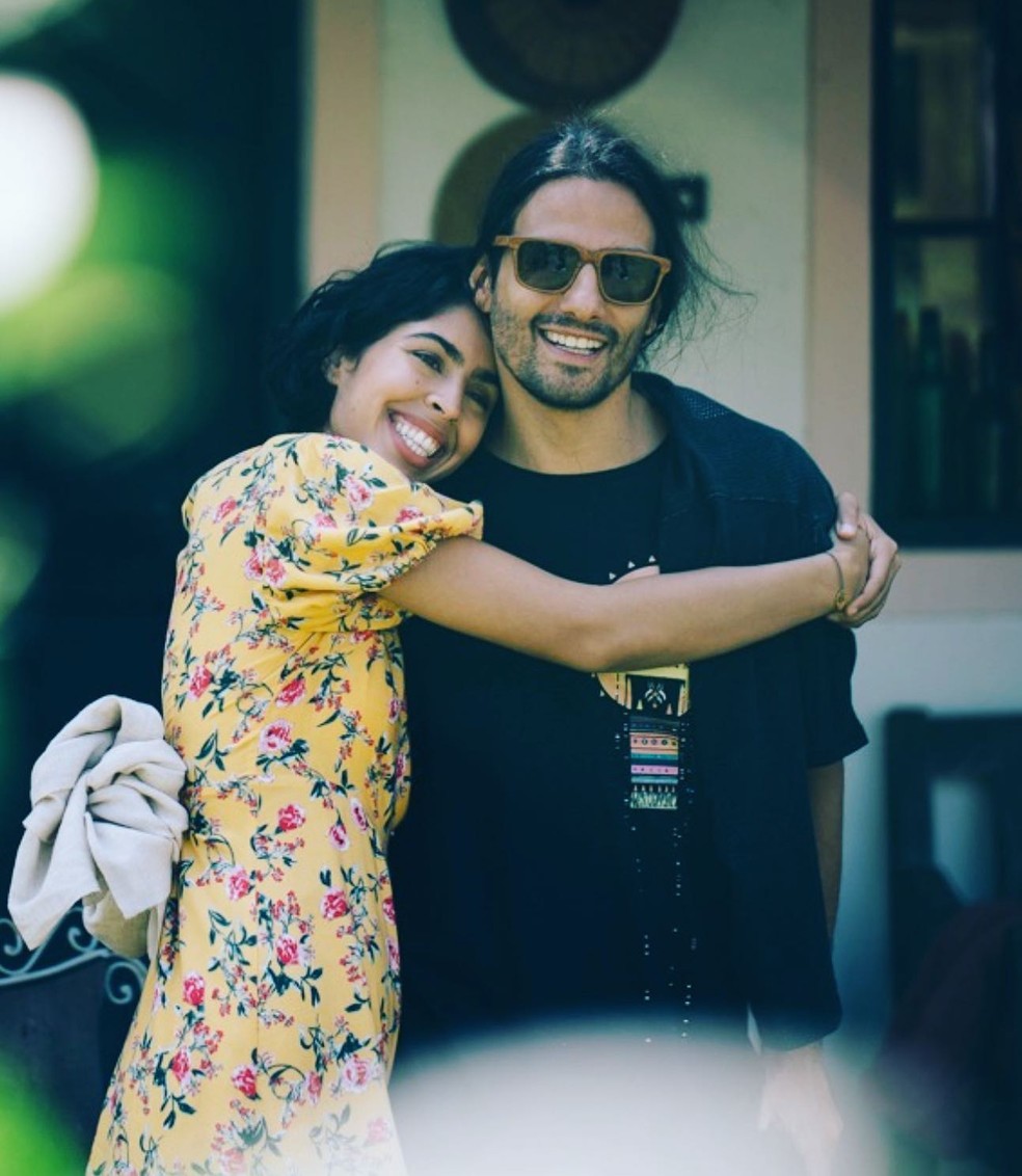 Bela Gil comemora 16 anos da filha, Flor, ao lado do ex-marido, com ...