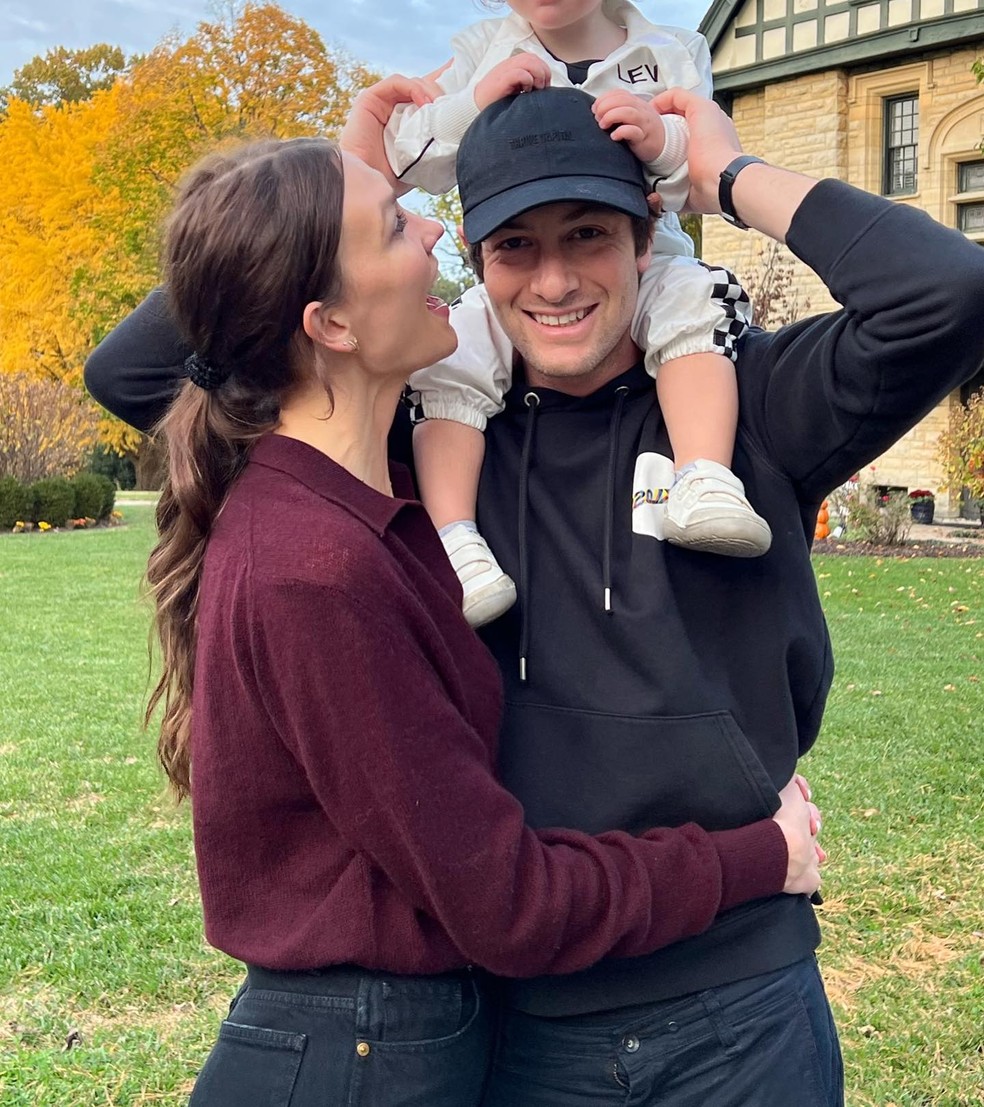 Top Karlie Kloss dá à luz o segundo filho