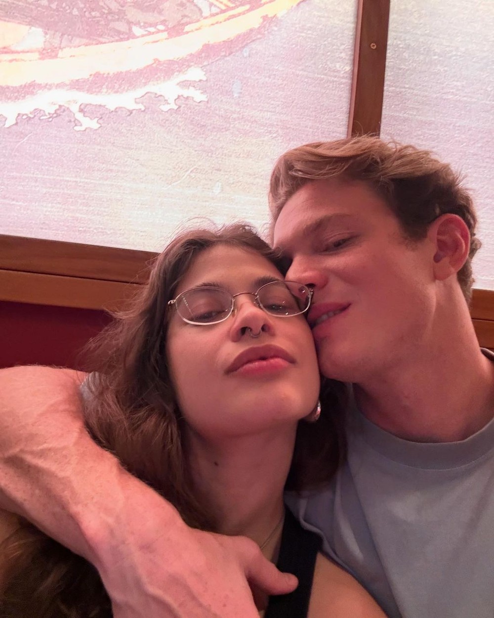 Discreta, namorada de Pedro Novaes celebra aniversário de 1º encontro ...