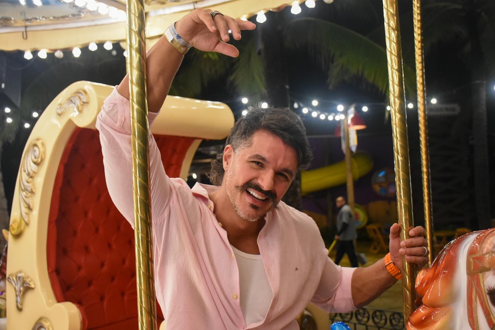 Bruno Lopes celebra maturidade como ator e homem: 'Fico feliz quando ...