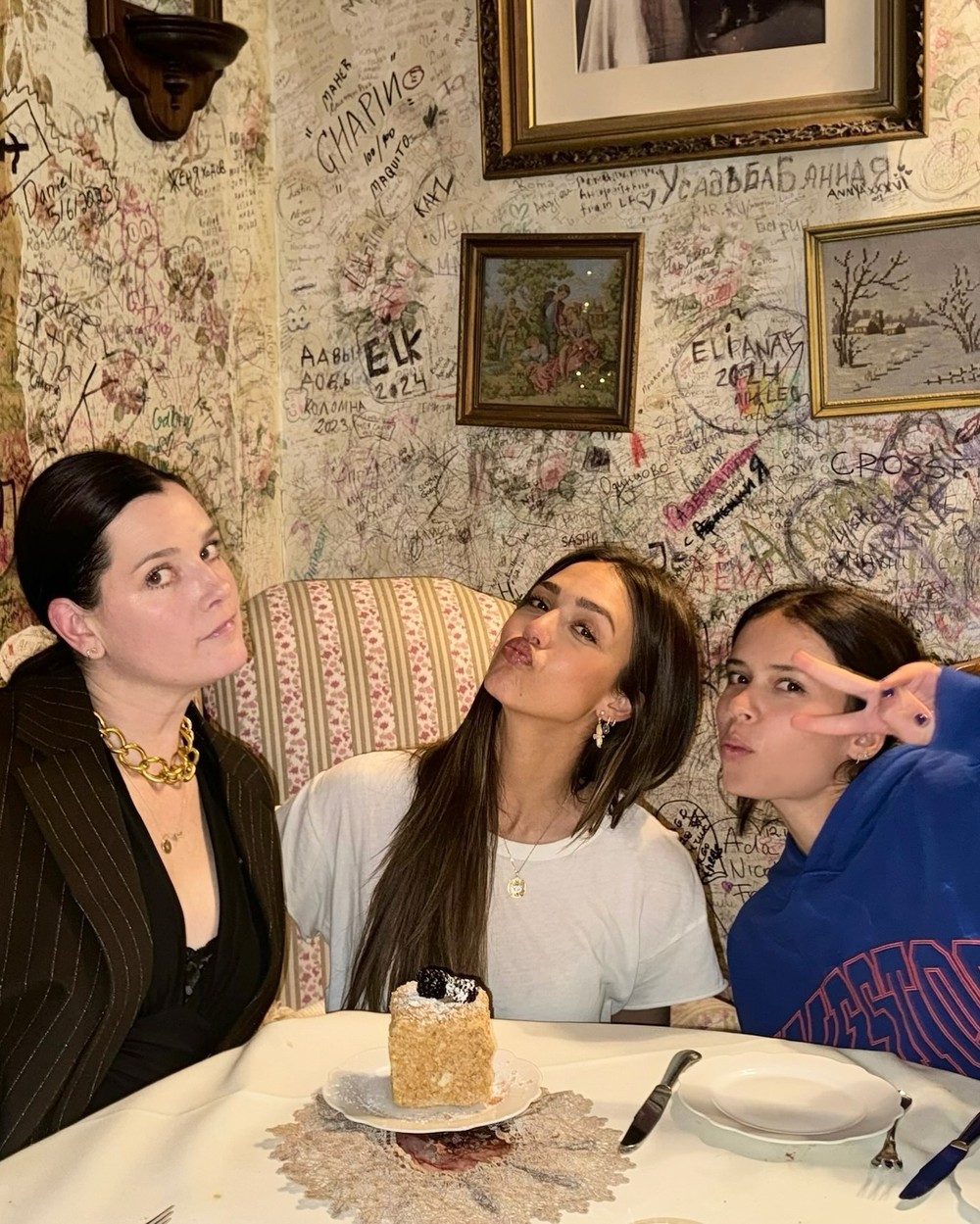 Jessica Alba mostra viagem para NY em primeiro post após confirmar ...