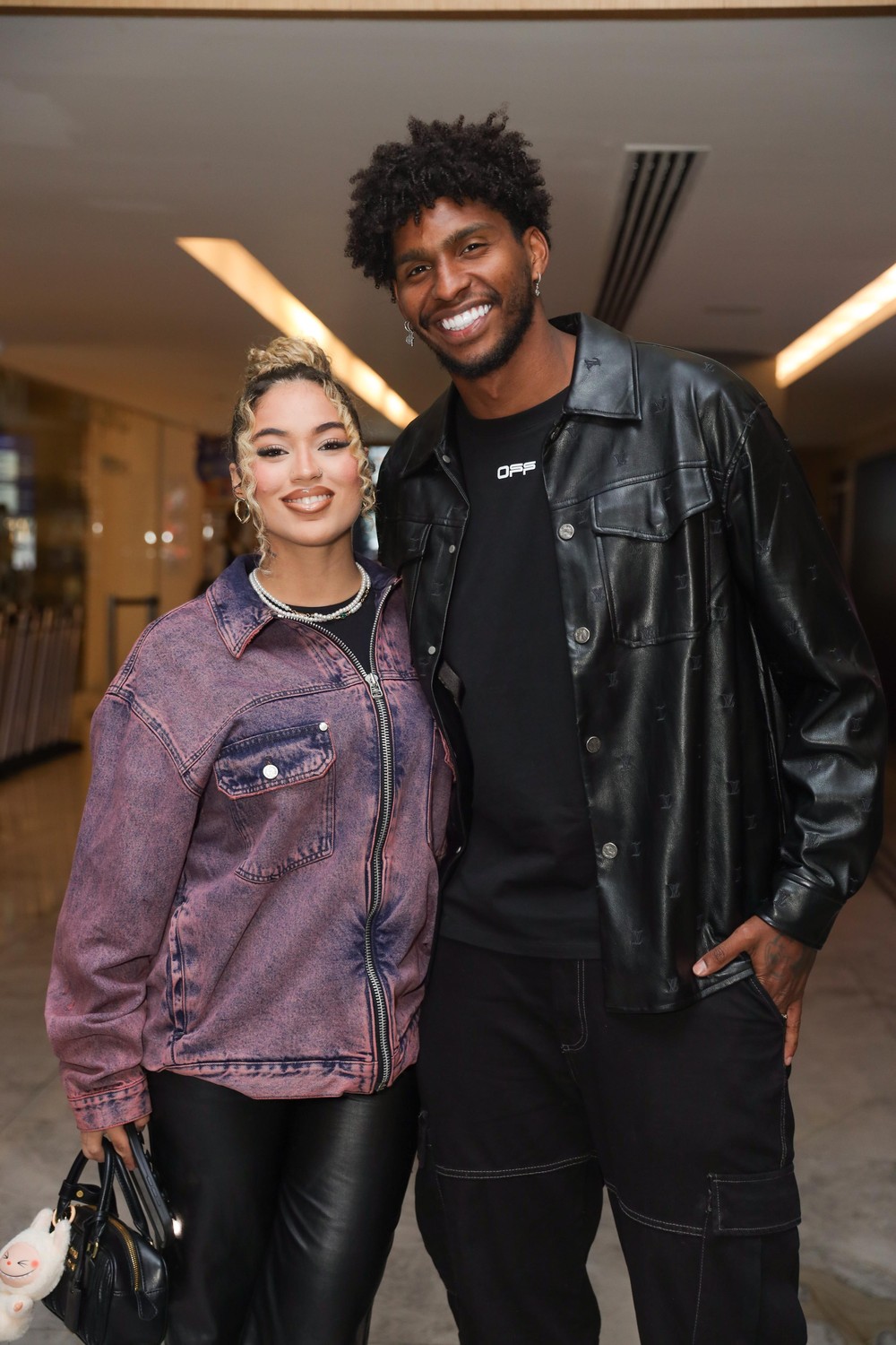 José Loreto, Carol Castro e elenco lançam série 'Jogo Cruzado' em São Paulo