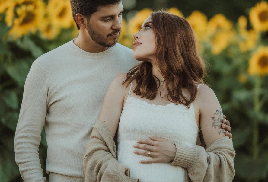 Julliany Souza e Léo Brandão