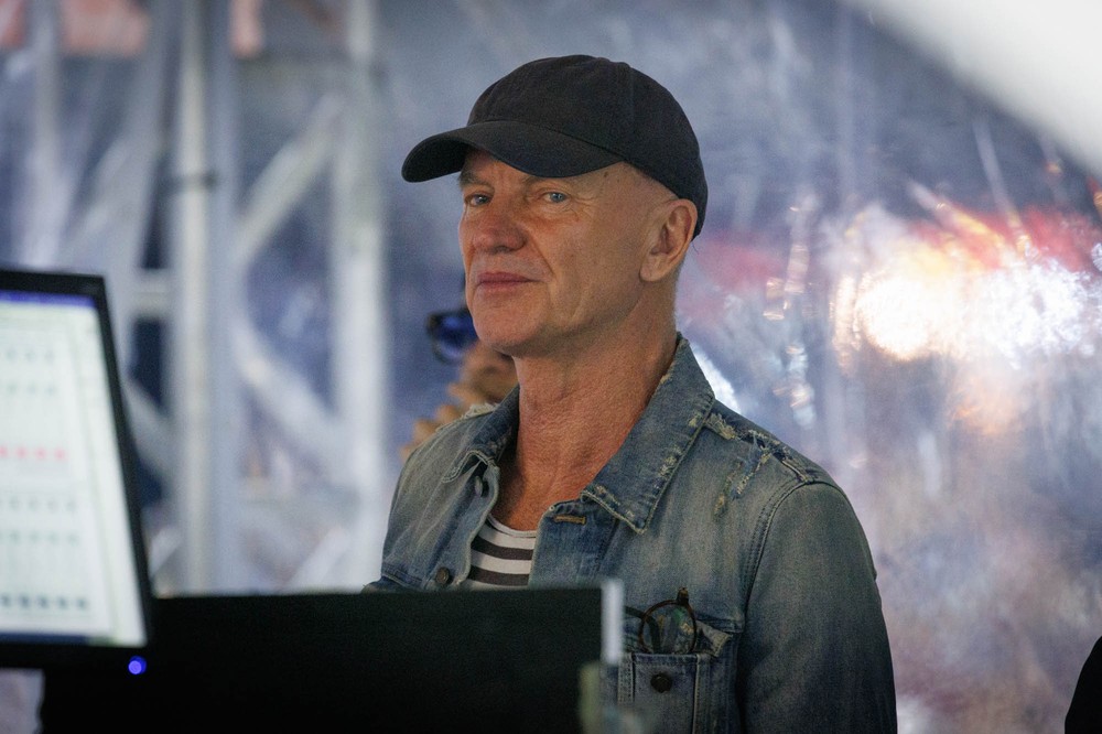 'À paisana', Sting assiste show de Shakira em São Paulo; fotos