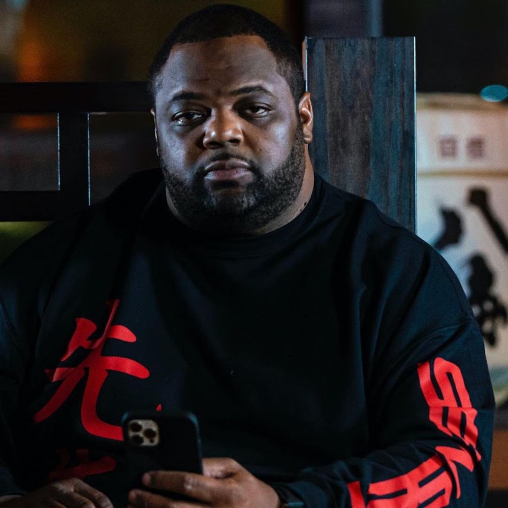 Rapper Big Pokey morre aos 45 anos após desmaiar no palco